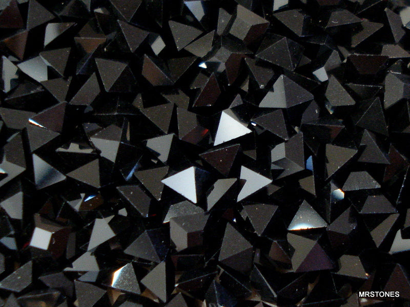 3.5mm (4400) Jet Black Square Shape (5 Gross/720pc) – MrStones